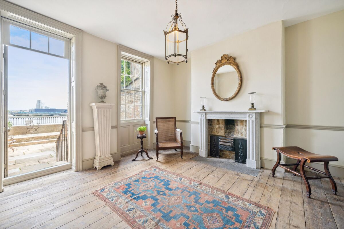 house for sale in Coldharbour, London, E14 - CNW012269967 | Knight Frank