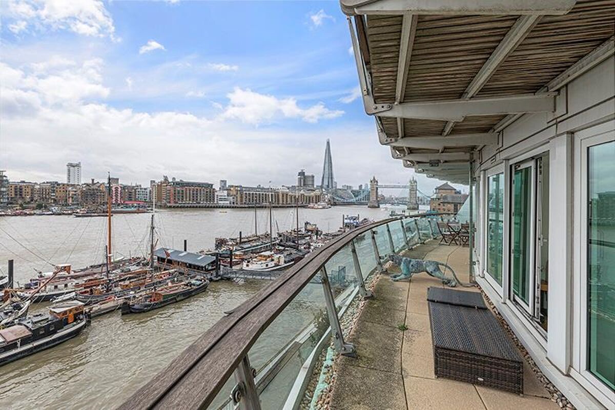 flat for sale in Cinnabar Wharf West, 22 Wapping High Street, London ...