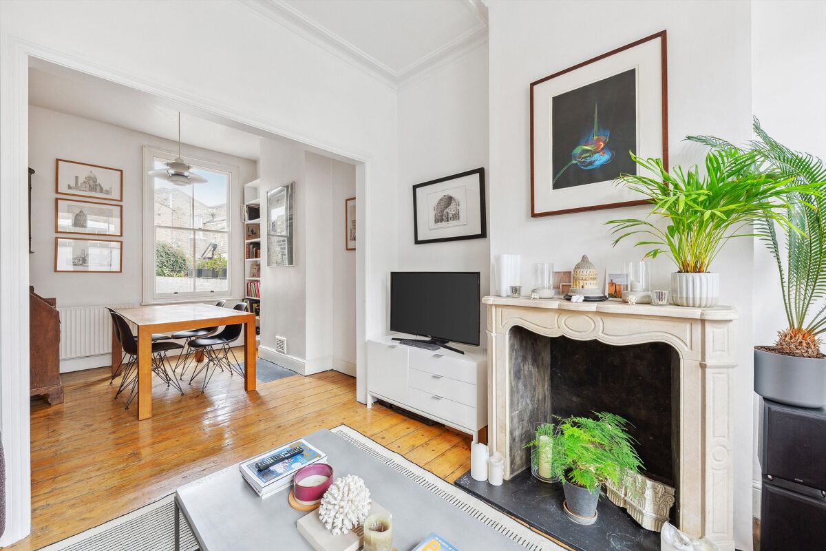 house for sale in Senrab Street, London, E1 - cnw012365292 | Knight Frank