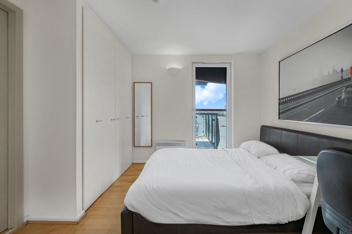 apartment for sale in Seacon Tower, Hutchings Street, London, E14 ...