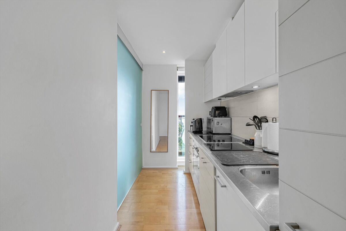 apartment for sale in Seacon Tower, Hutchings Street, London, E14 ...
