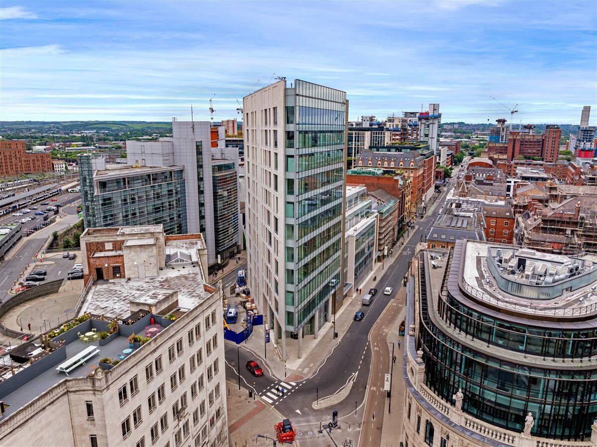 5,621 Office for rent in City Square House, 11 Wellington Street, Leeds ...