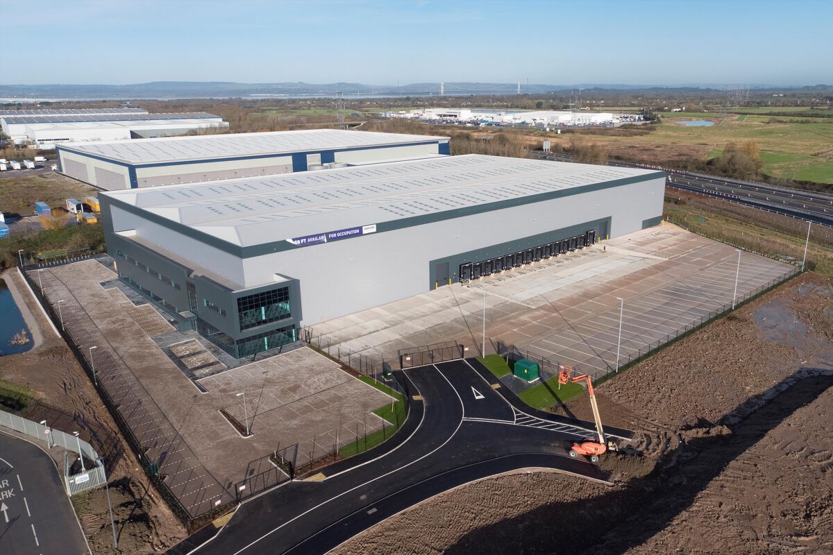 Industrial/Distribution to rent in Junction One, Central Park ...