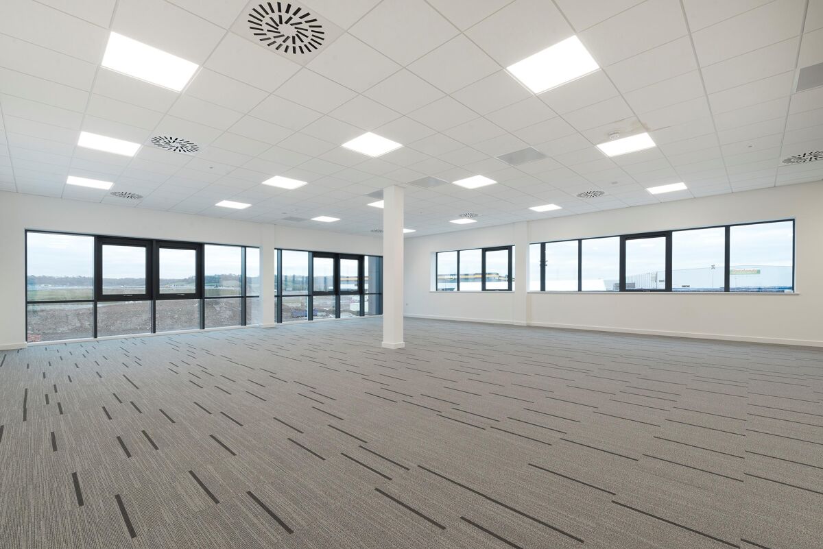 Industrial/Distribution to rent in Junction One, Central Park ...