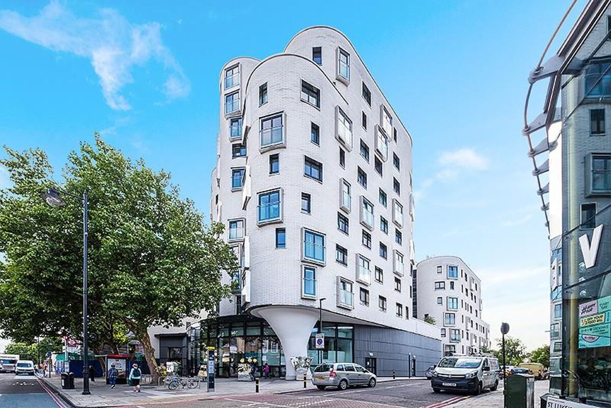 flat to rent in The Library Building, 2a St Lukes Avenue, Clapham ...