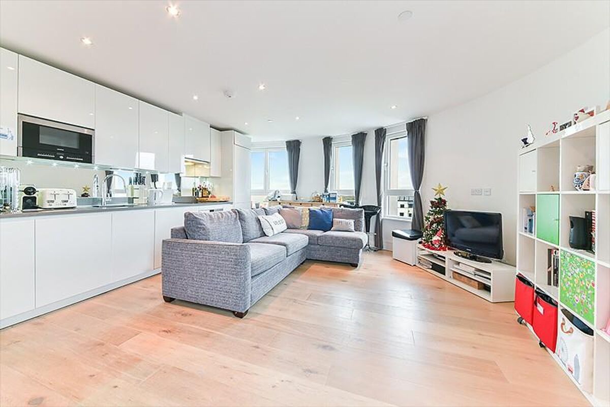 flat to rent in The Library Building, 2a St Lukes Avenue, Clapham ...