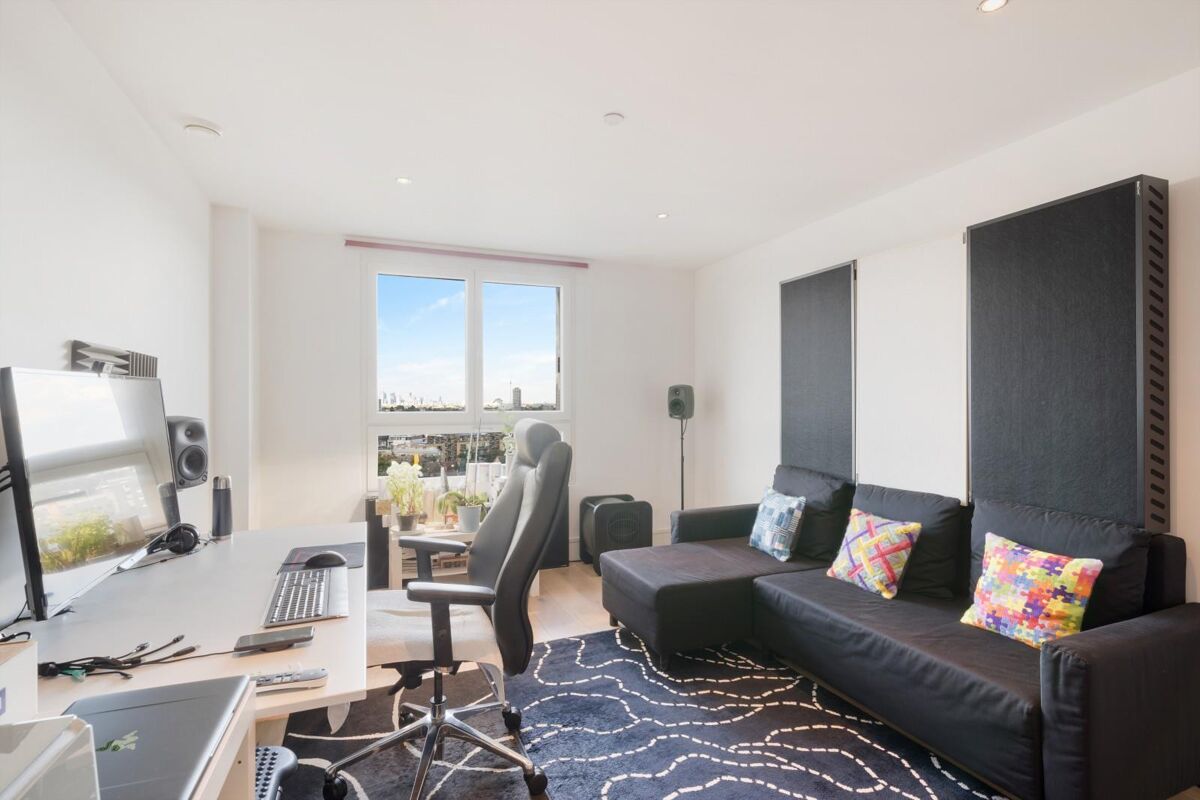 flat to rent in St Luke's Avenue, Clapham, London, SW4 - CPQ012474620 ...