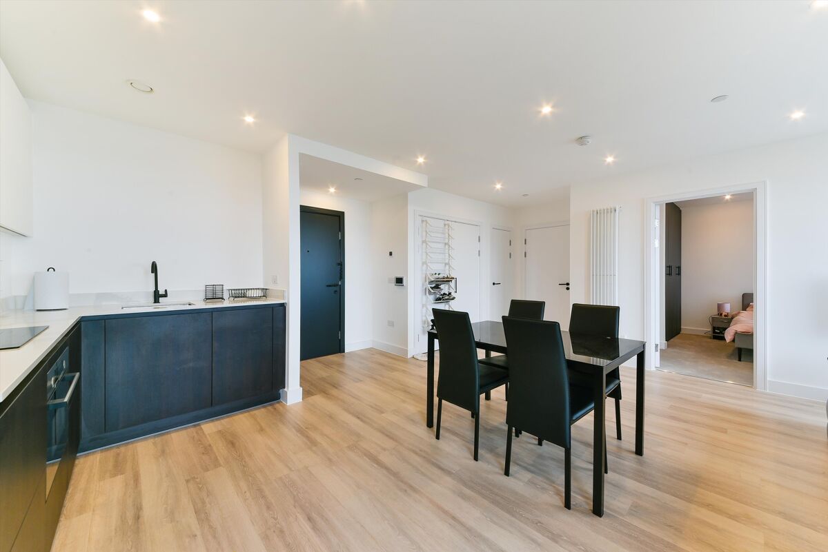 flat to rent in Heartwood Boulevard, London, W3 - cus012531574 | Knight ...