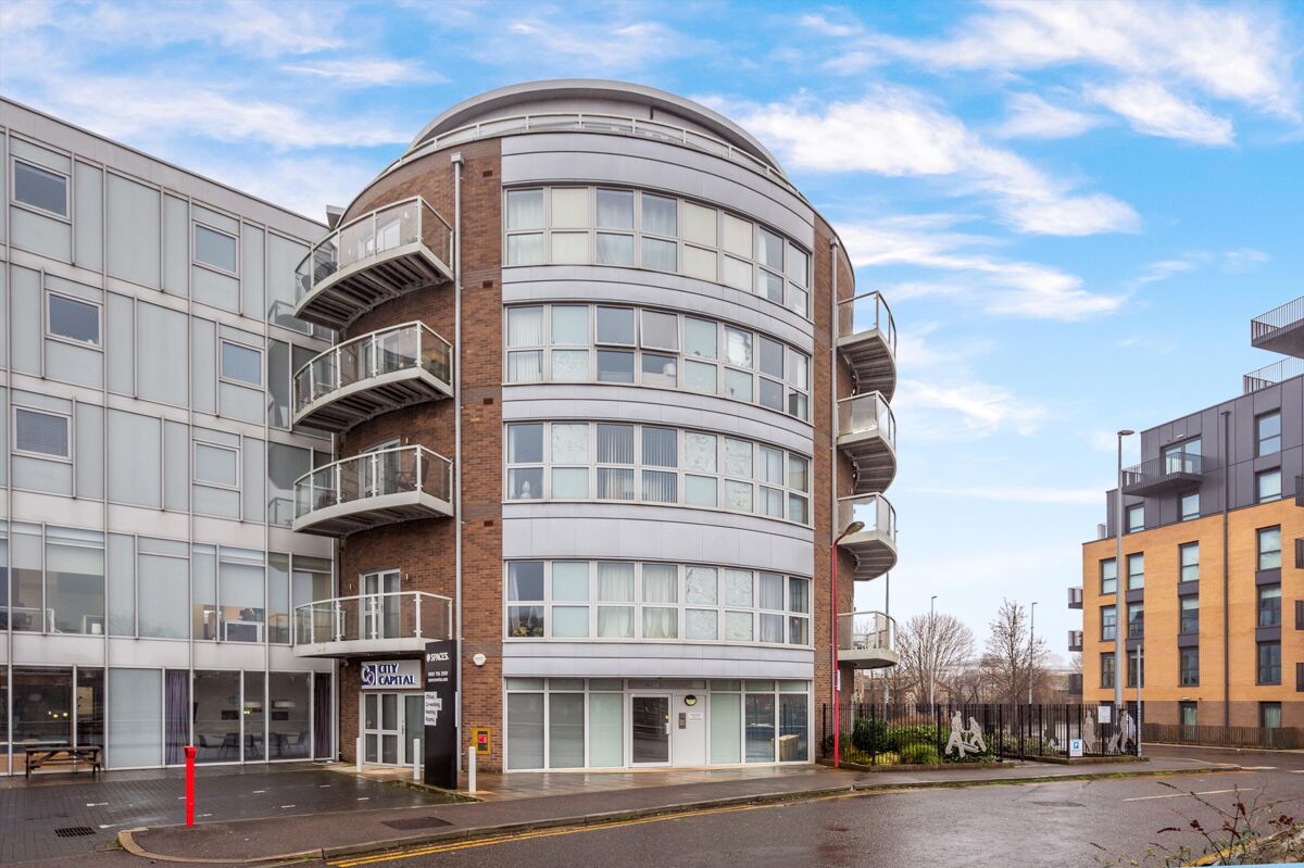 flat to rent in Austen House, Station View, Guildford, Surrey, GU1 ...