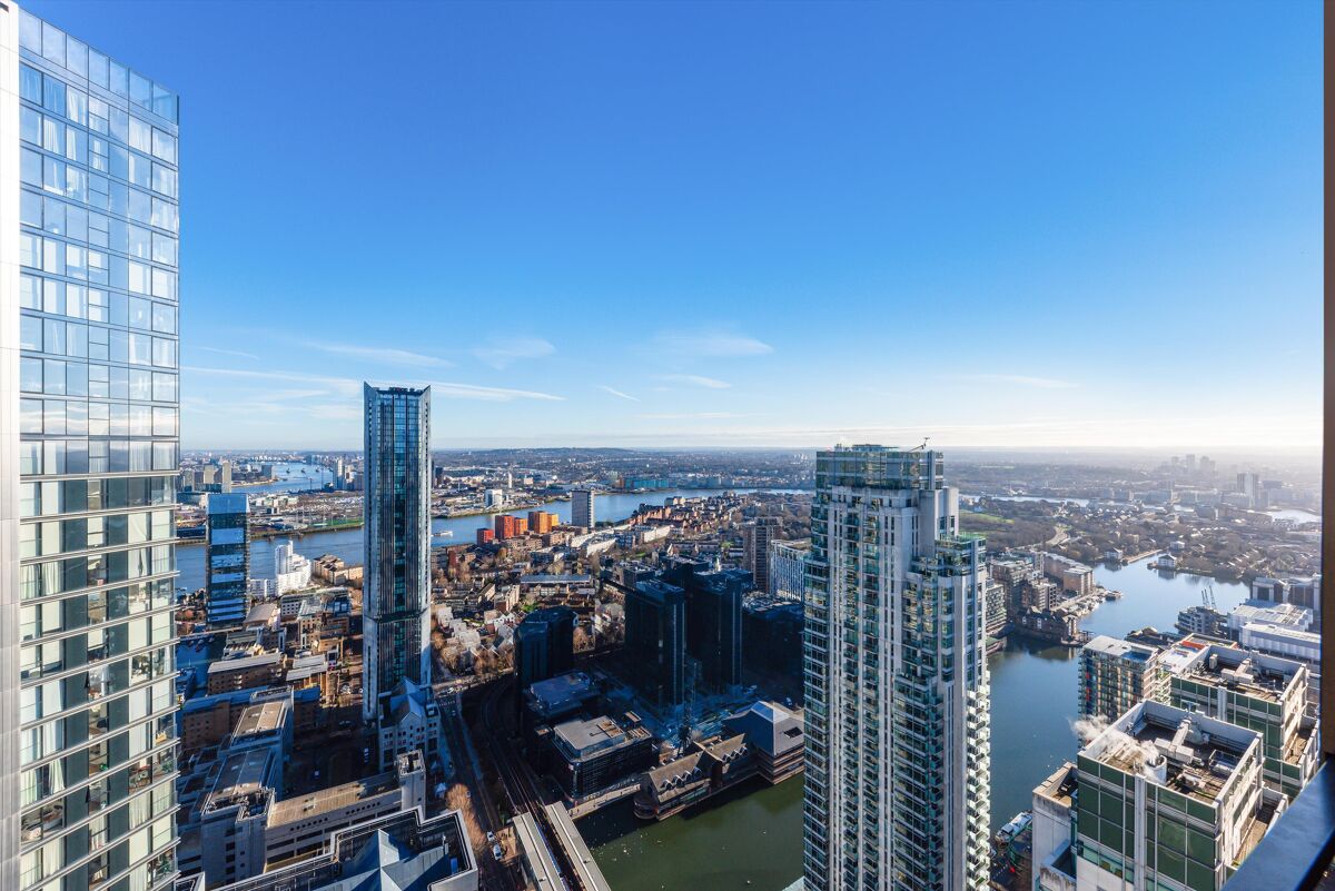flat to rent in Harcourt Tower, Marsh Wall, London, E14 - cus012679705 ...