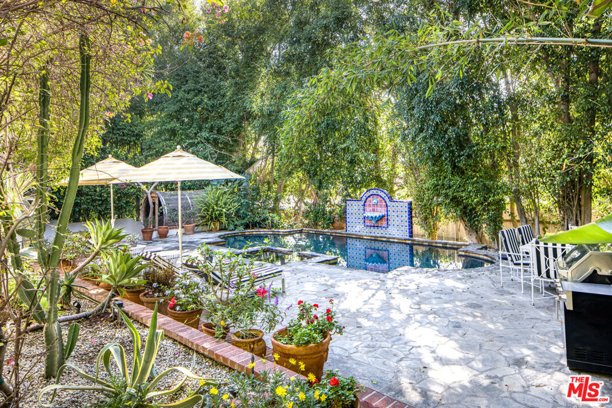 house for sale in 1135 Sunset Vale Ave, West Hollywood, CA, 90069, US ...