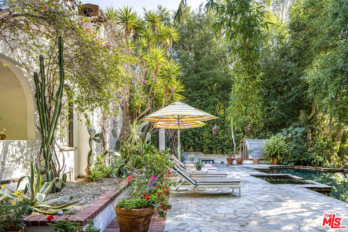 house for sale in 1135 Sunset Vale Ave, West Hollywood, CA, 90069, US ...