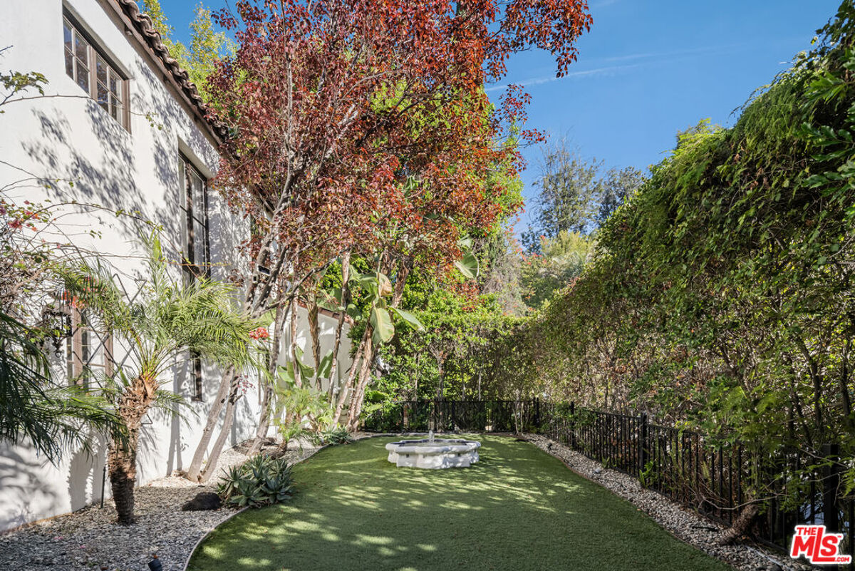 house for sale in 1135 Sunset Vale Ave, West Hollywood, CA, 90069, US ...