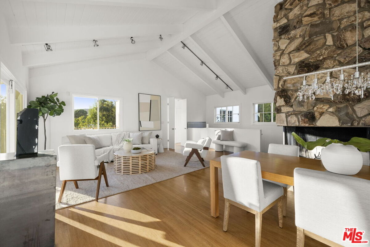 house for sale in 2745 La Cuesta Dr, Los Angeles, CA, 90046, US ...