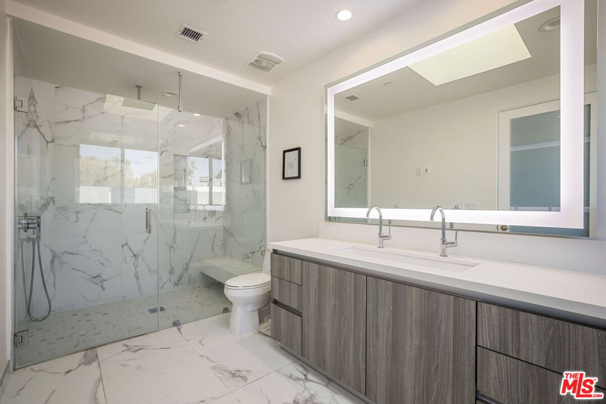 apartment for sale in 12045 Guerin St Unit: PH3, Studio City, CA, 91604 ...