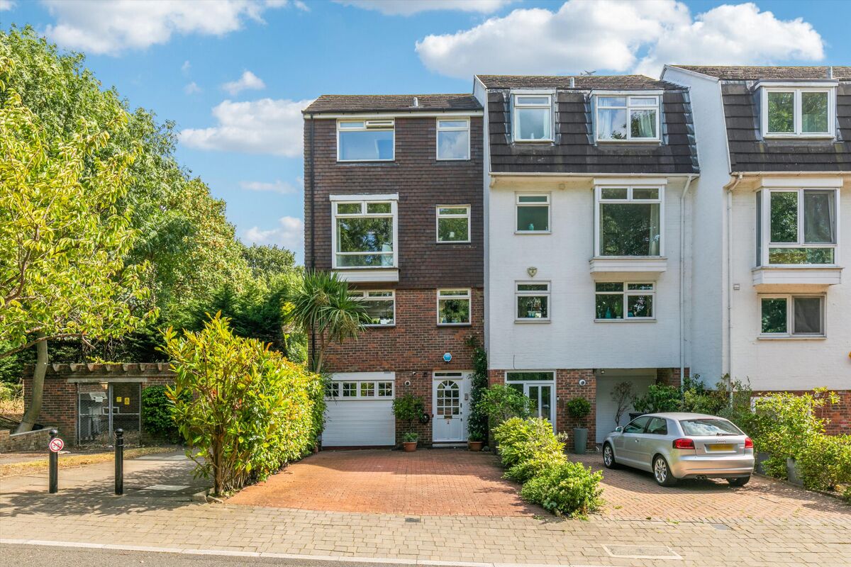 house for sale in Chiswick Quay, London, W4 - cwk012452803 | Knight Frank