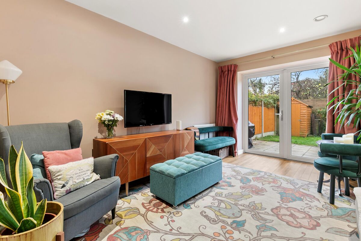 flat for sale in Manet Gardens, London, W3 - cwk012524214 | Knight Frank UK