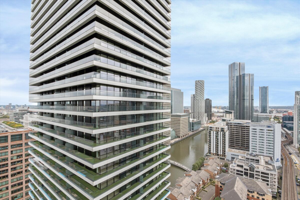 flat to rent in Hobart Building, (The Wardian), London, E14 ...