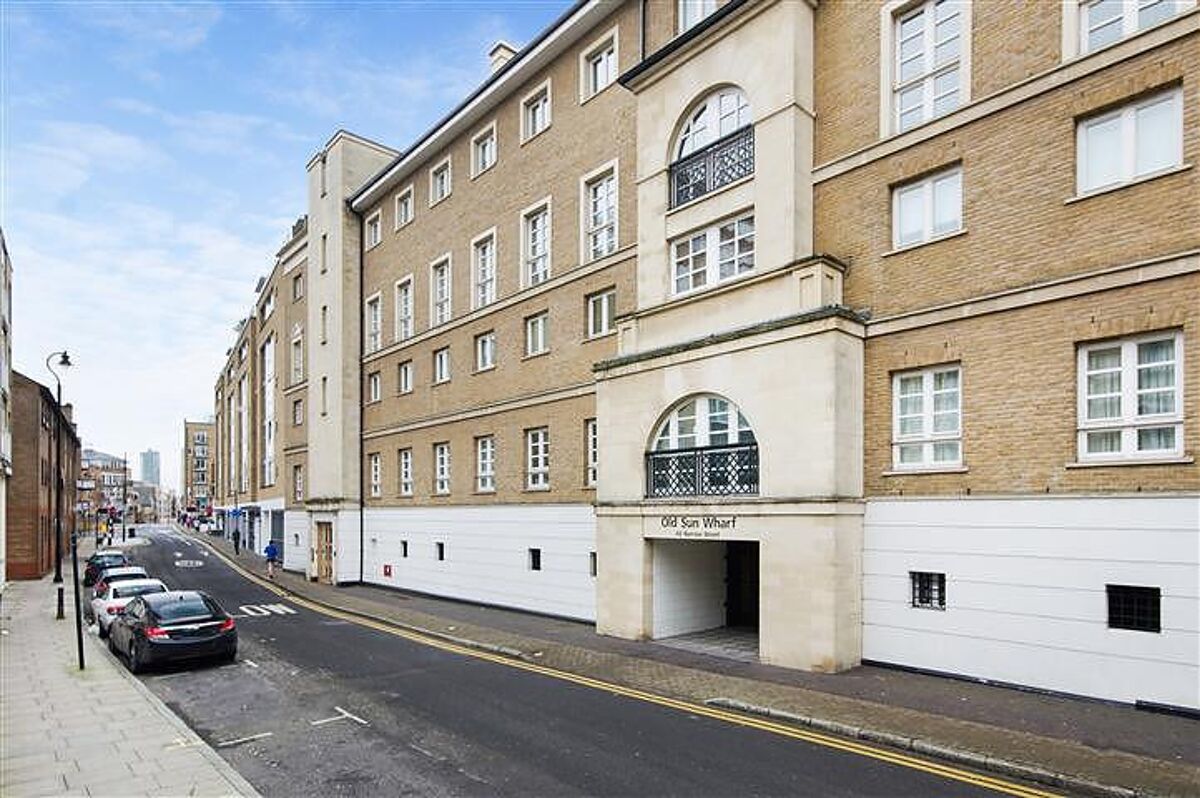 flat to rent in Old Sun Wharf, Narrow Street, Limehouse, London, E14 ...