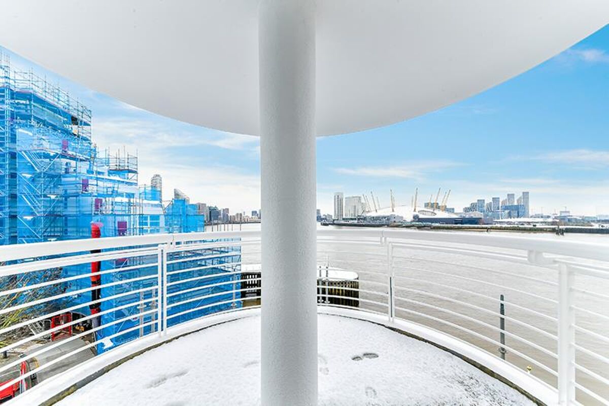 flat to rent in Pierhead Lock, Manchester Road, London, E14 ...