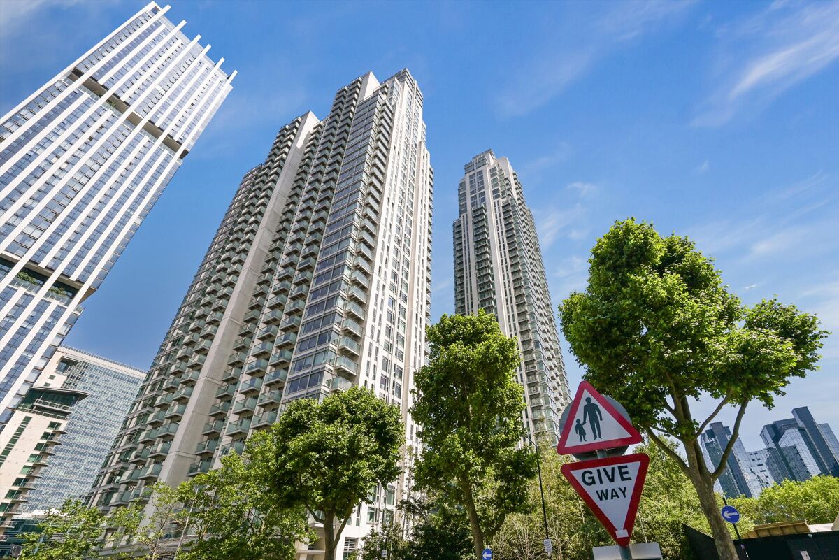 flat to rent in Pan Peninsula Square, London, E14. - cwq012518291 ...