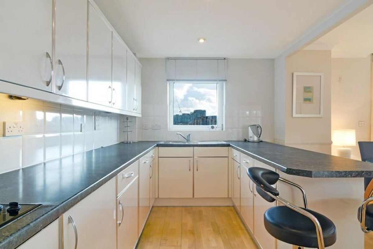 flat to rent in Langbourne Place, Nr Canary Wharf, London, E14 ...