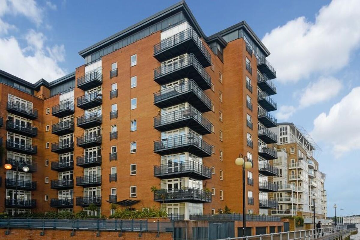 flat to rent in Langbourne Place, Nr Canary Wharf, London, E14 ...