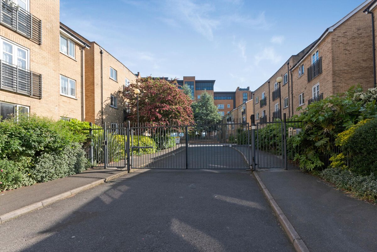 flat to rent in Langbourne Place, London, E14 - cwq012553046 | Knight Frank