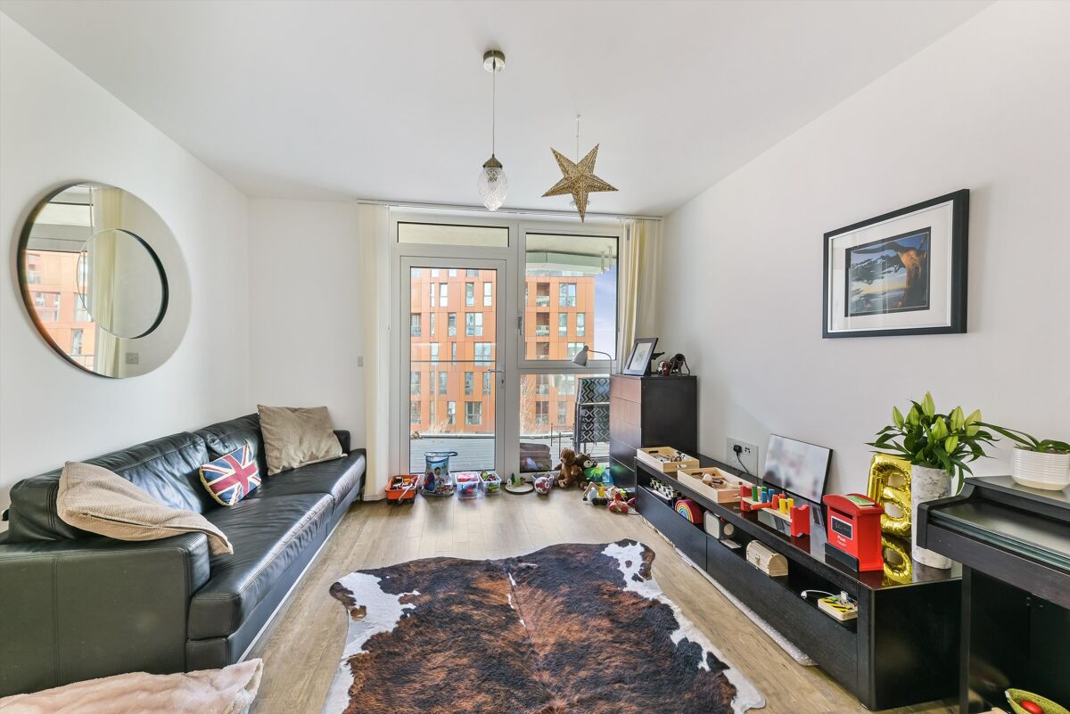 flat to rent in Poldo House, Cable Walk, Greenwich, London, SE10 ...