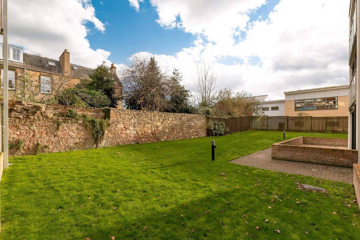 flat for sale in Falcon Lane, Edinburgh, EH10 - ebr012481201 | Knight Frank