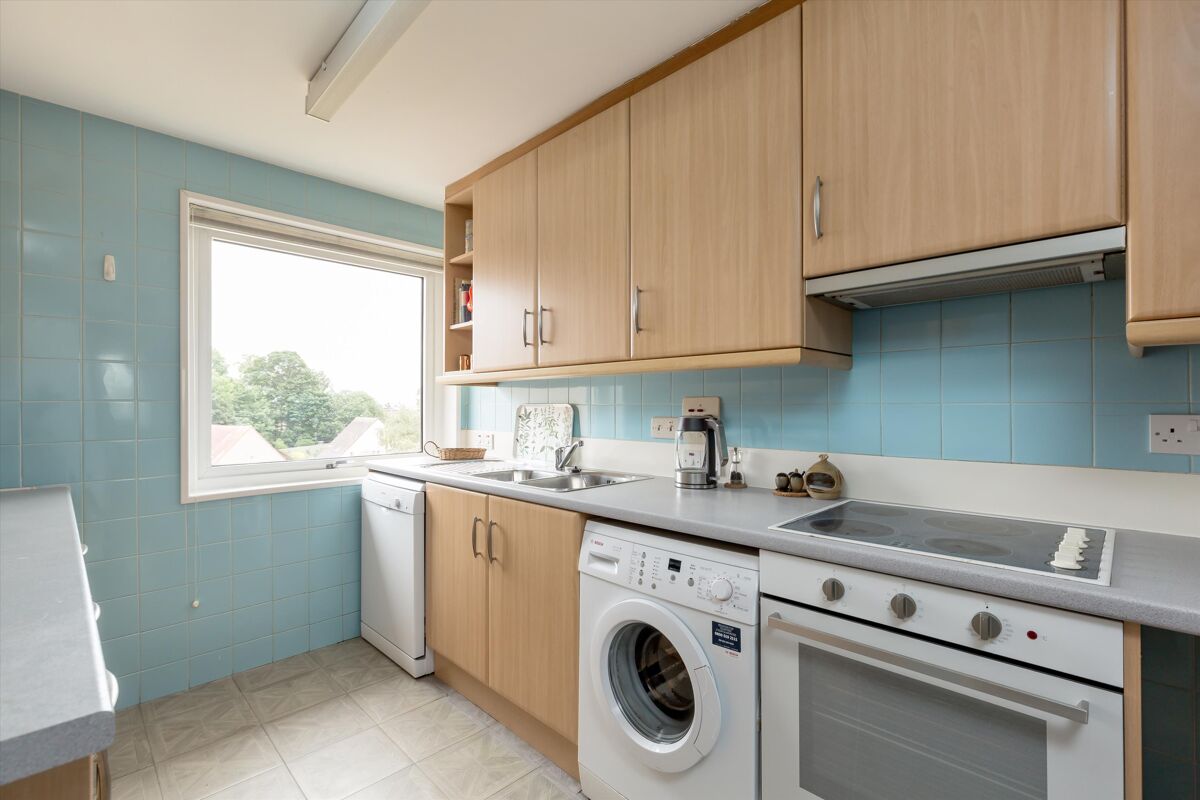 flat for sale in Succoth Court, Edinburgh, EH12 - edn012284543 | Knight ...