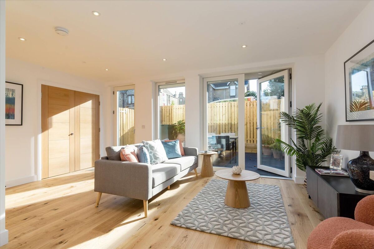 flat for sale in Morningside Drive, Edinburgh, EH10 - edn012364853 ...