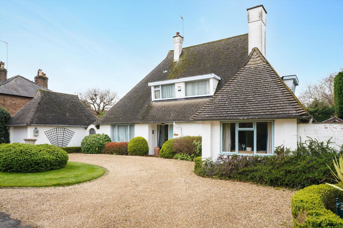 House For Sale In West End Lane Esher Surrey KT10 ESH012258539 house-for-sale-in-west-end-lane-esher-surrey-kt10-esh012258539