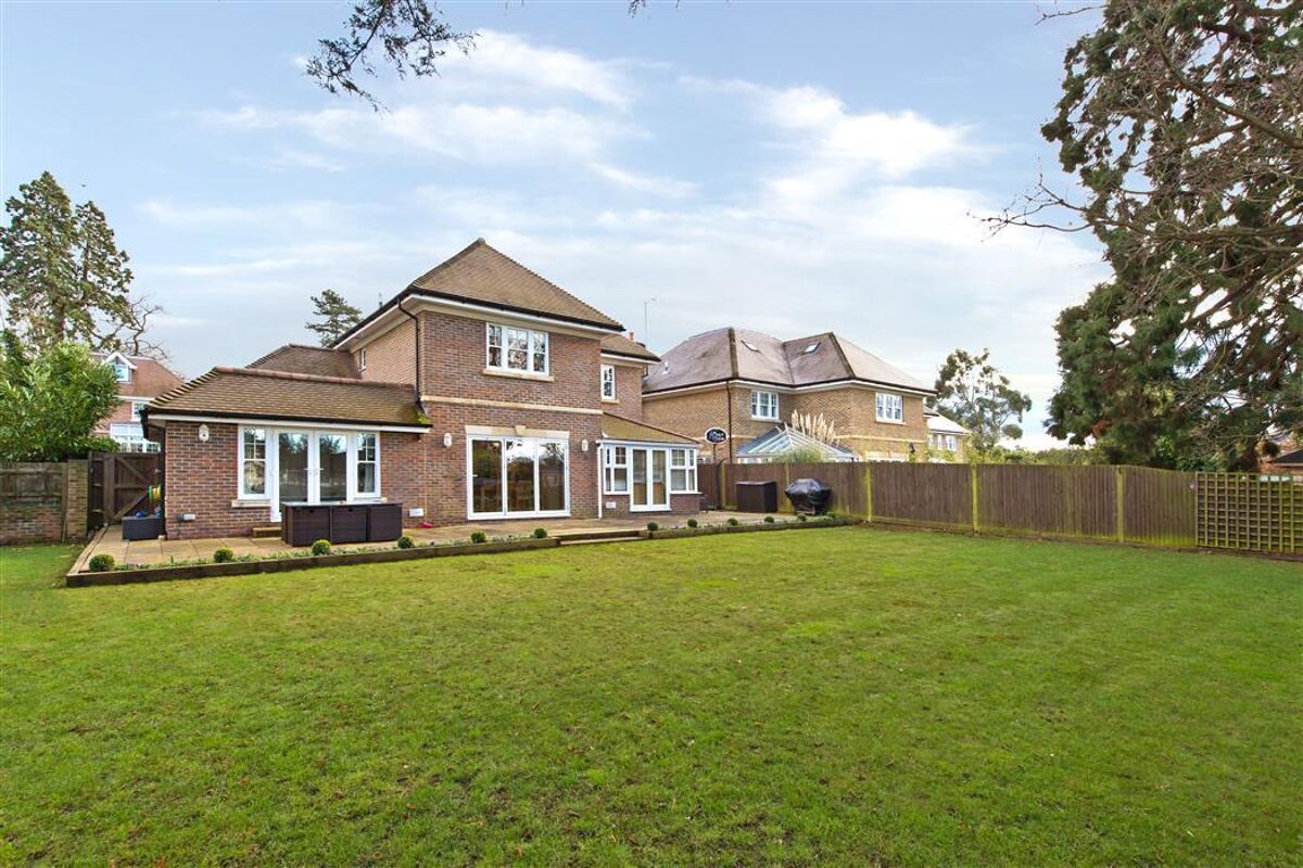 House To Rent In Red Lane Claygate Esher Surrey Kt10 Esq012026163