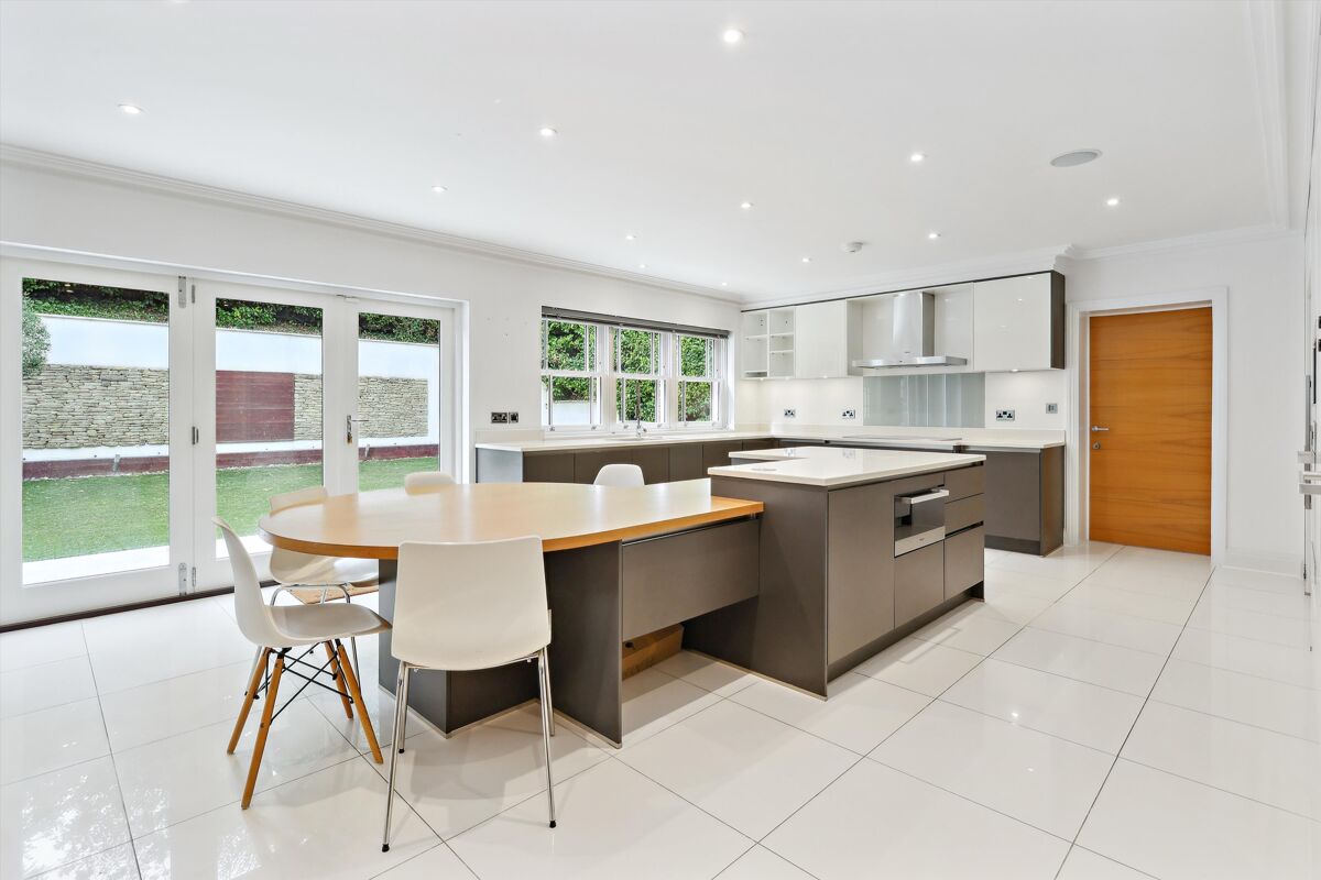 house to rent in High Drive, Oxshott, Leatherhead, Surrey, KT22 ...