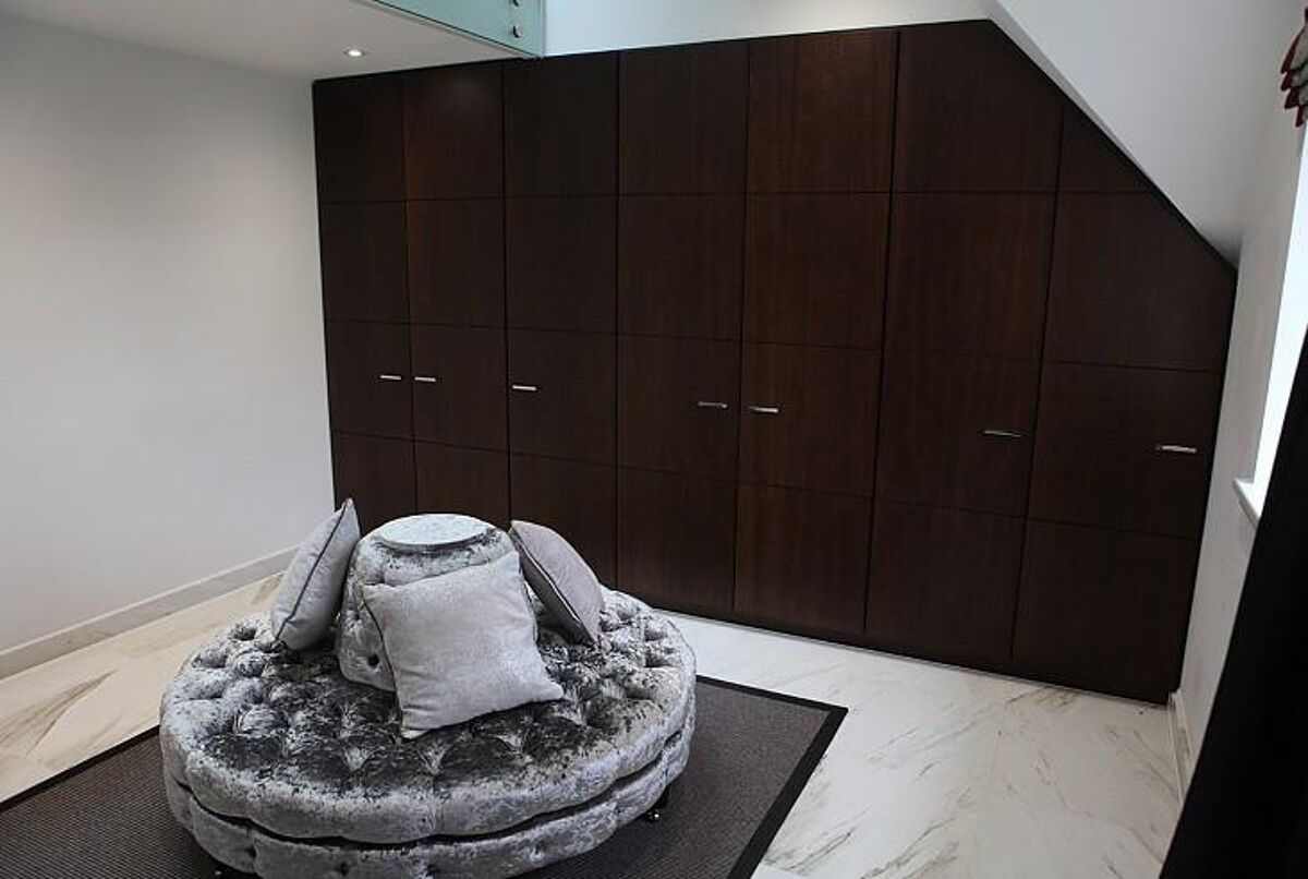 flat to rent in Milbourne House, Princess Square, Esher, Surrey, KT10 ...