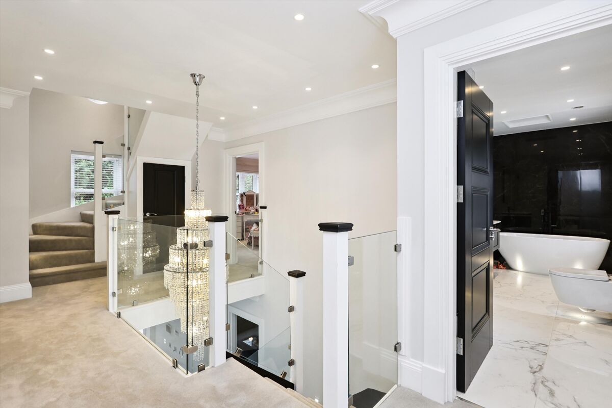 house to rent in Byfleet Road, Cobham, KT11 - esq012533213lg | Knight ...