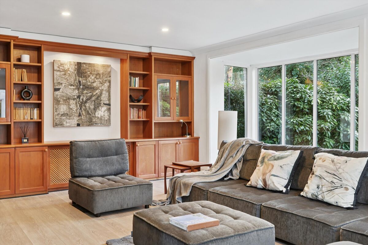 house to rent in Montrose Gardens, Oxshott, Leatherhead, Surrey, KT22 ...