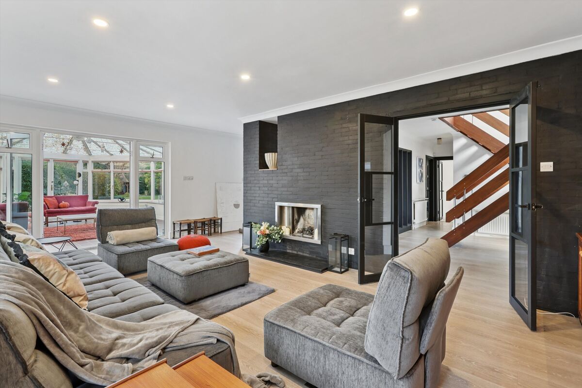 house to rent in Montrose Gardens, Oxshott, Leatherhead, Surrey, KT22 ...