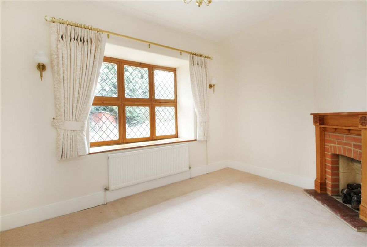 house to rent in White Knight Cottage, Burhill, Hersham, Walton-On ...
