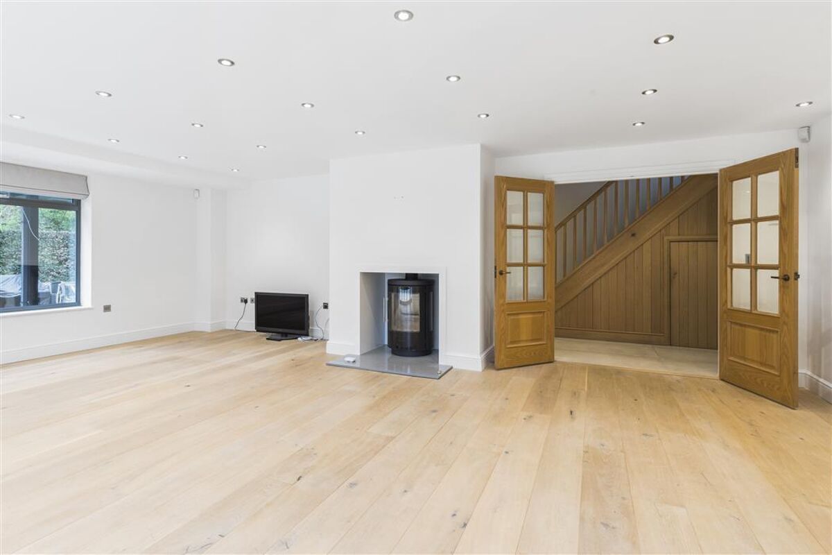 house to rent in Redhill Road, Cobham, Surrey, KT11 - esq012665187lg ...