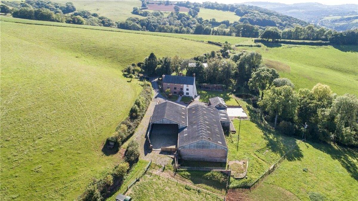 house for sale in Exeter Hill, Tiverton, Devon, EX16 - EXE170422 ...