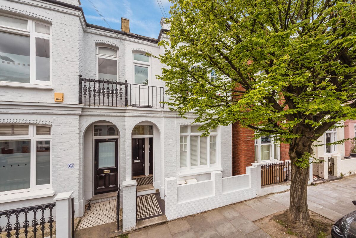 maisonette for sale in Fabian Road, Fulham, SW6 - flh012166043 | Knight ...