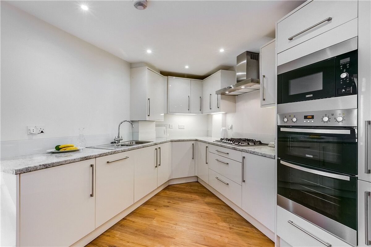 house for sale in Victoria Villas, Ewald Road, London, SW6 - flh180049 ...