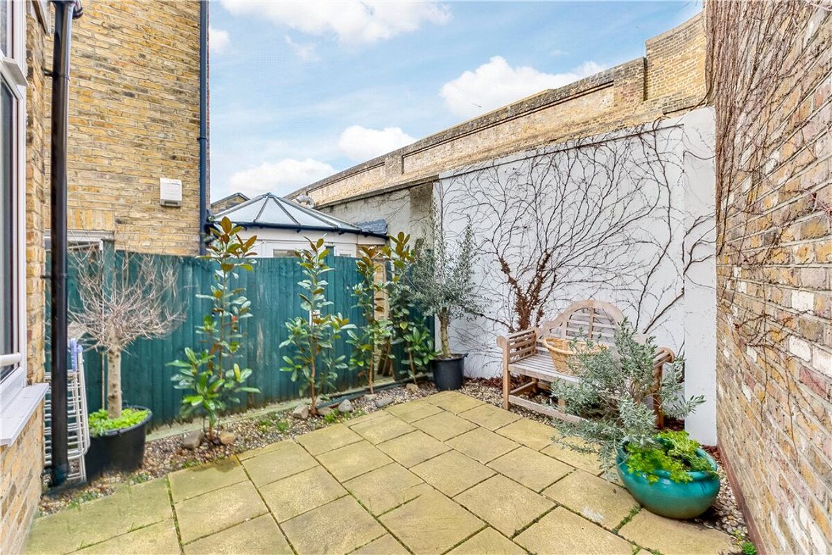 house for sale in Victoria Villas, Ewald Road, London, SW6 - flh180049 ...