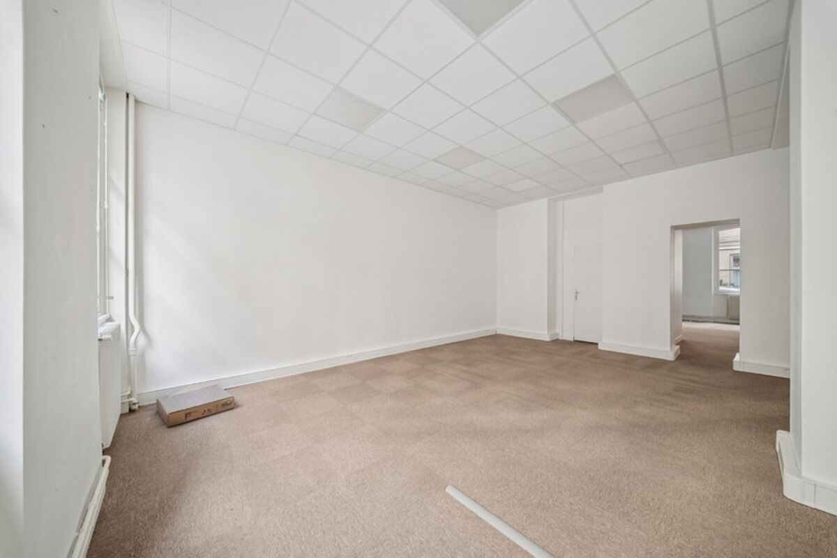 Office for sale in 6 RUE LINCOLN, 75008, PARIS - fr30818 | Knight Frank ...