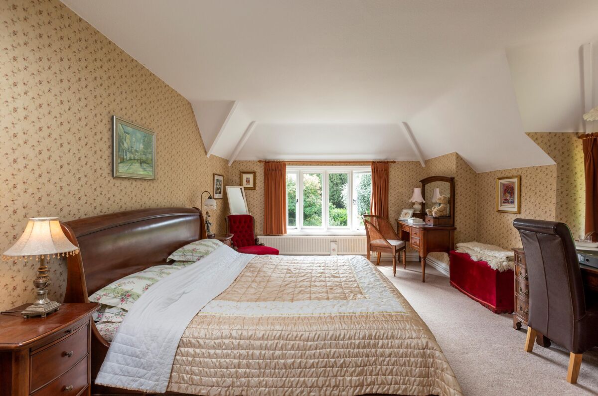 house for sale in Station Lane, Enton, Godalming, Surrey, GU8 ...