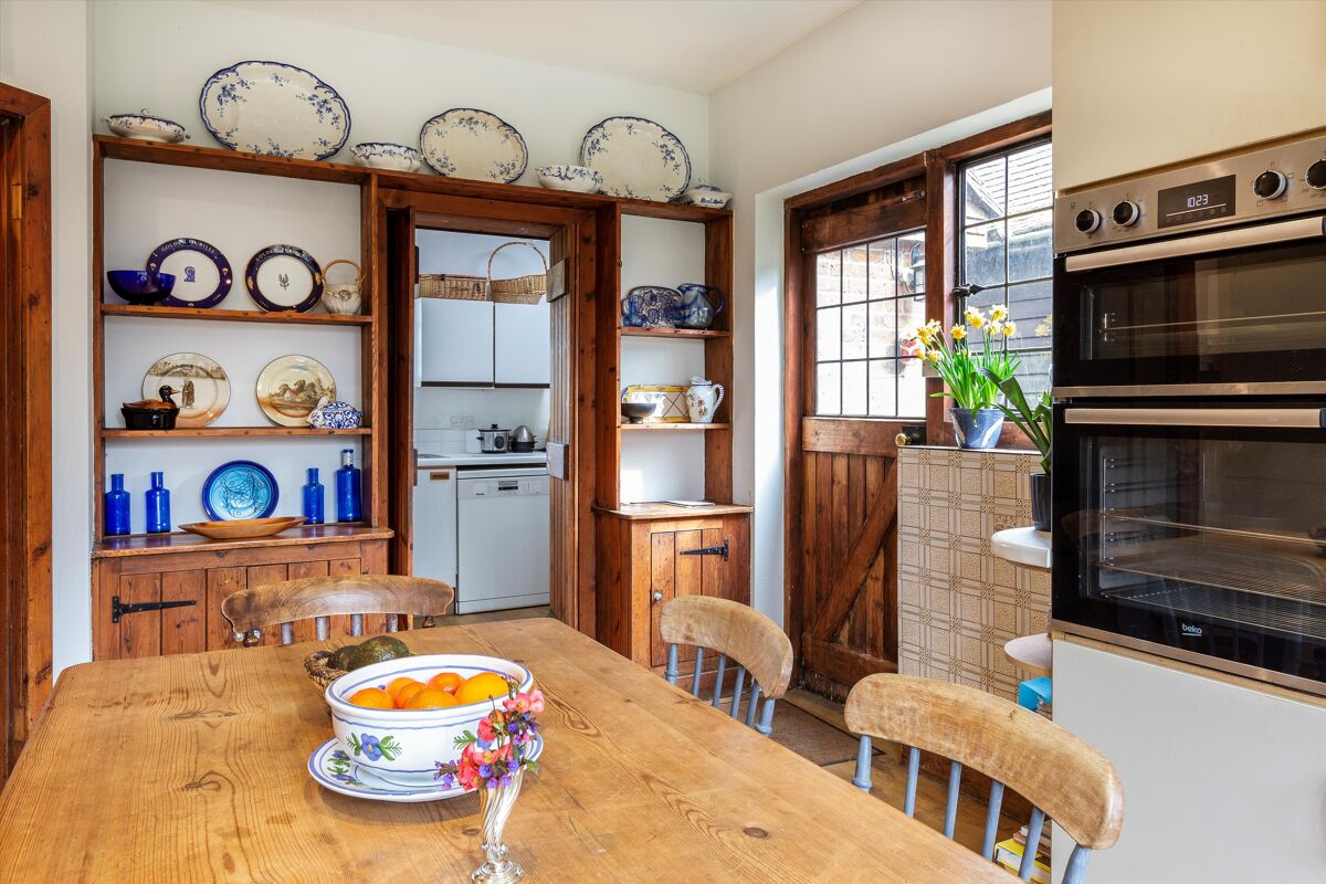 house for sale in Enton, Godalming, Surrey, GU8 - gld012395680 | Knight ...