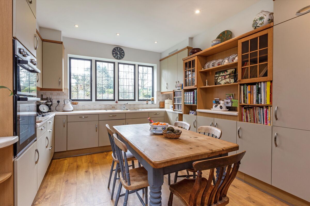 house for sale in Enton, Godalming, Surrey, GU8 - gld012395680 | Knight ...