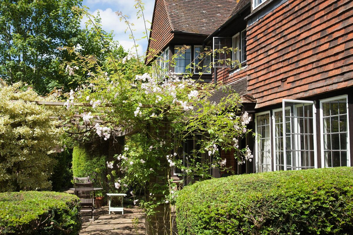 house for sale in Enton, Godalming, Surrey, GU8 - gld012395680 | Knight ...